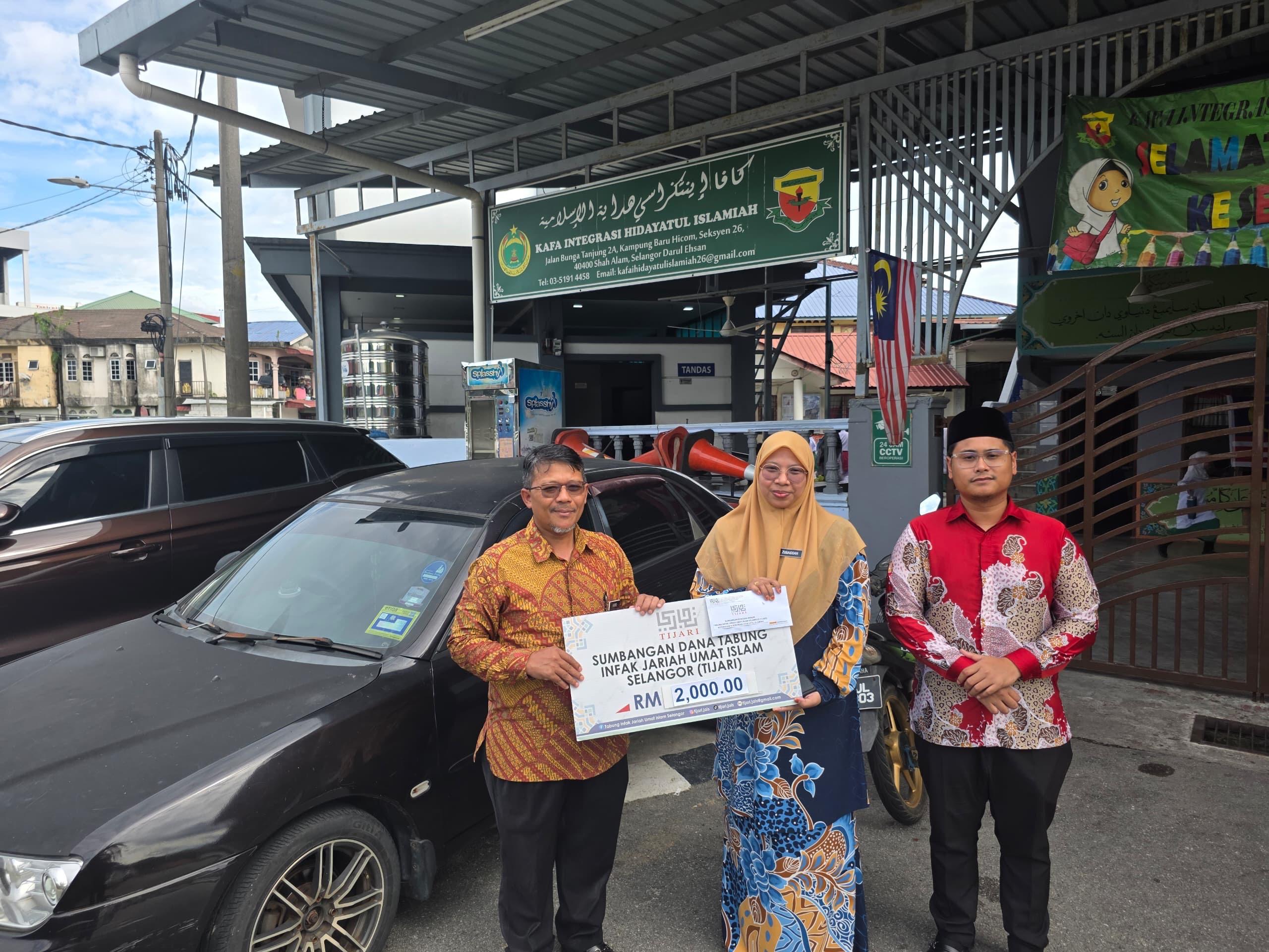 SUMBANGAN BENCANA BANJIR TABUNG INFAK JARIAH UMAT ISLAM SELANGOR ...